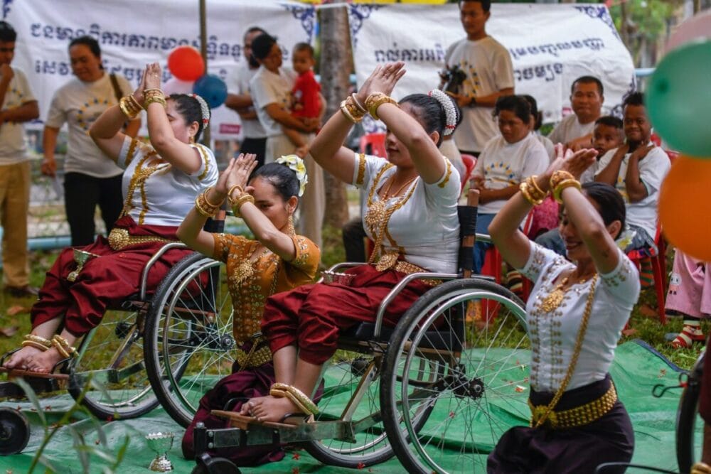 Danza inclusiva con silla de ruedas en Arrupe - Fundacion DESEA